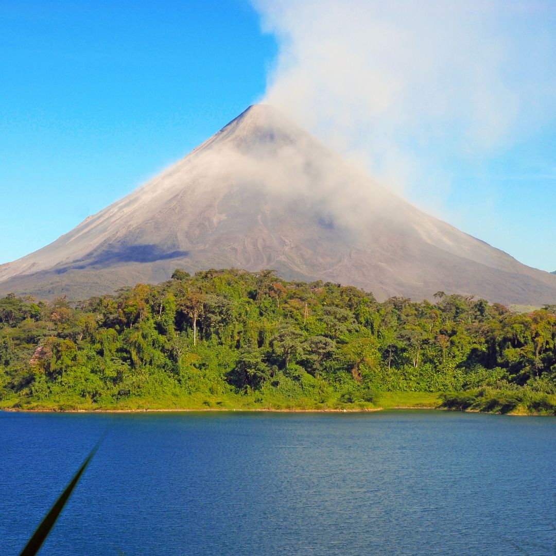 La belleza de Costa Rica con Senderismo en Lago Arenal